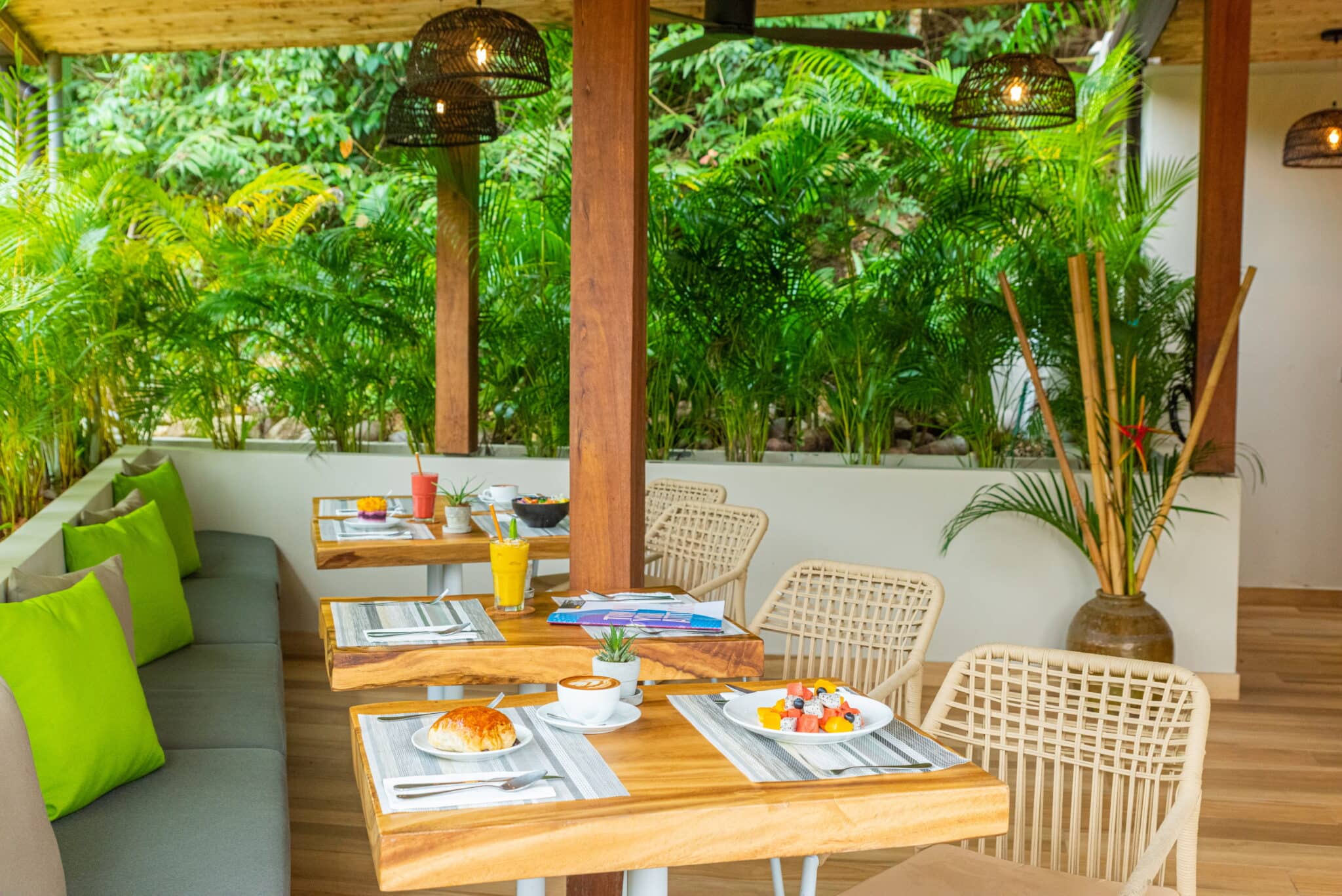 Coffee Shop and Eatery in Koh Phangan | Flow Cafe Koh Phangan